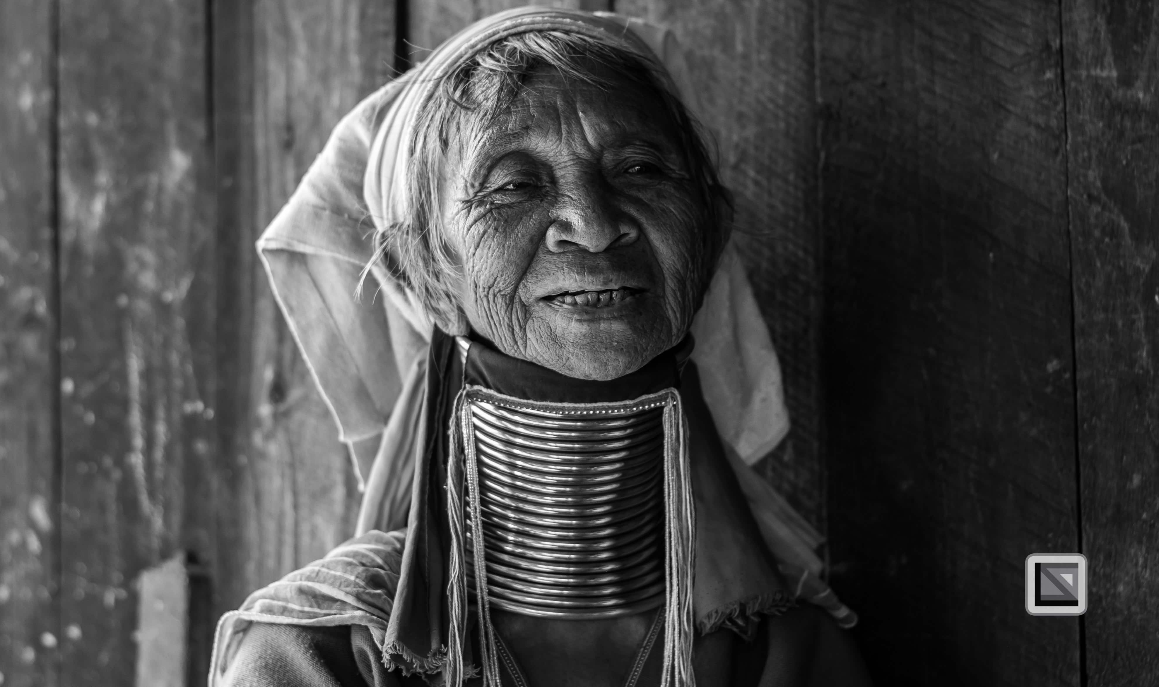 Padaung black n white portraits-42