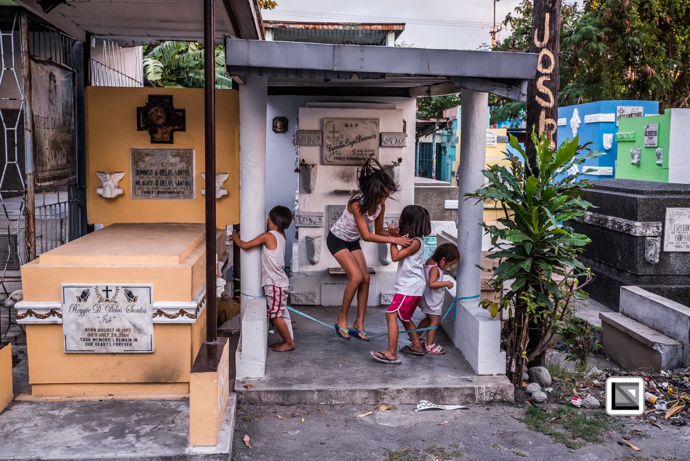 Manila_North_Cemetery-110